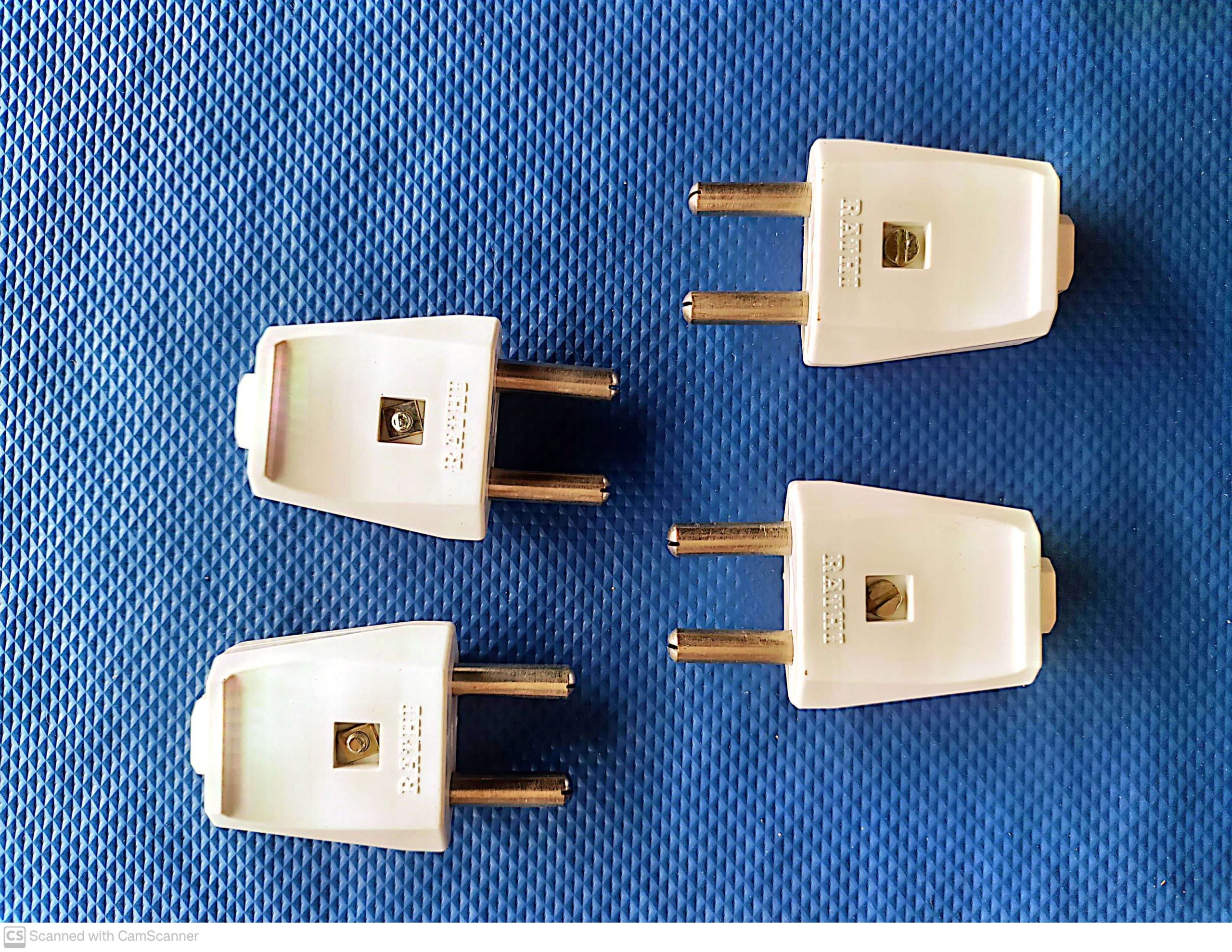 2 PIN TOP – DreamMind